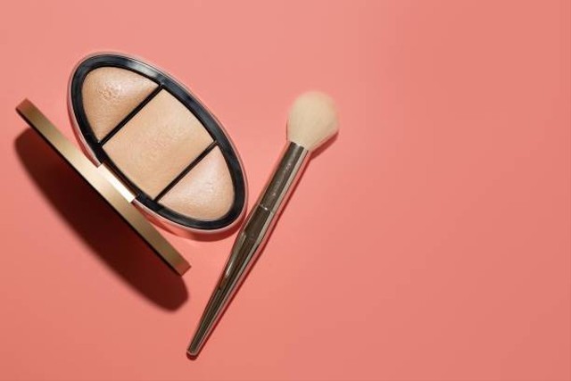 5 Rekomendasi Highlighter Lokal dengan Harga Terjangkau | kumparan.com