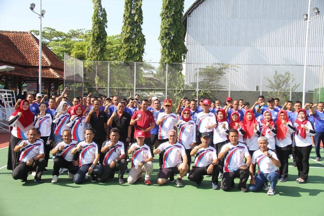 Kakanwil Buka Turnamen Tenis Lapangan Antar Eks-Karesidenan di GOR ... Kakanwil Buka Turnamen Tenis Lapangan Antar Eks-Karesidenan di GOR ...