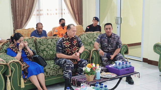 Danlanal yang Baru Kolonel Laut Ady Dharmawan Tiba di Maumere ...