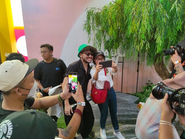 Kunto Aji - Iga Massardi Ramaikan Dunia Collabonation Indosat di Pestapora | kumparan.com