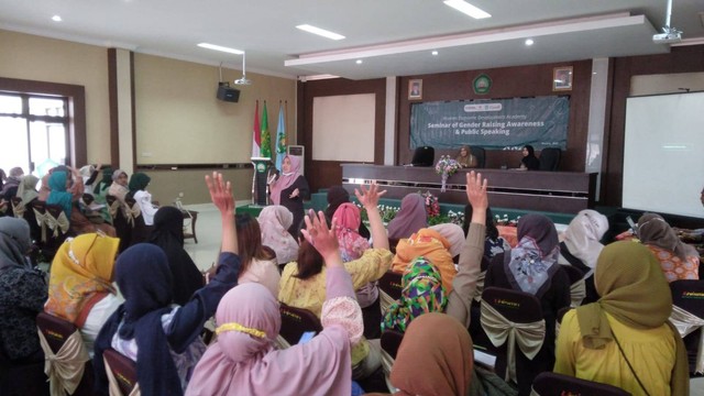 Averroes Gelar Program Weda, Bahas Peran Perempuan dalam Pemberdayaan ...