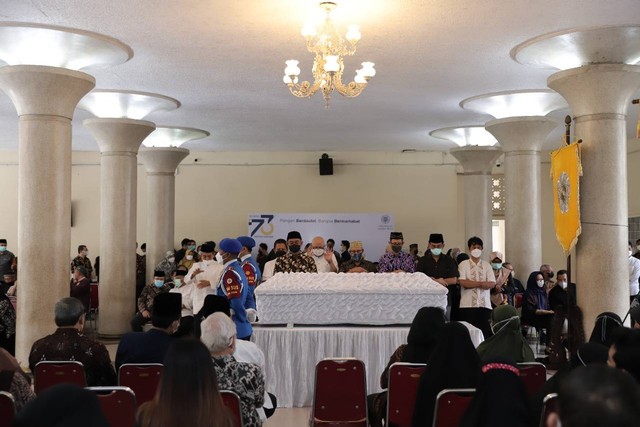 UGM Beri Penghormatan Terakhir Prof Samekto Wibowo yang Meninggal ...