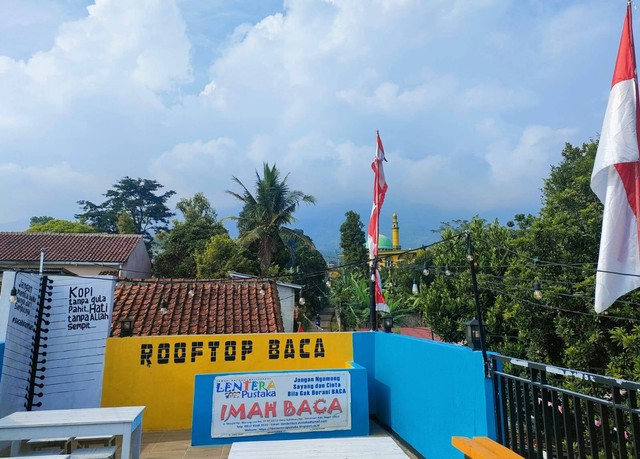 Filosofi Awan di Taman Bacaan | kumparan.com