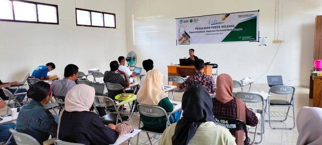 Unibrah Gelar Pelatihan Menulis Press Release untuk Dosen dan Pejabat ...