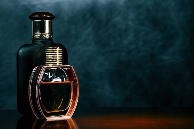 5 Rekomendasi Parfum Remaja Pria dengan Harga Terjangkau! | kumparan.com