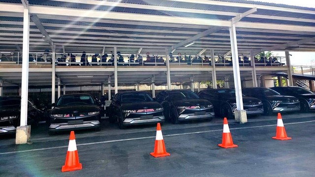 Mobil Parkir Maju atau Mundur yang Lebih Baik? | kumparan.com