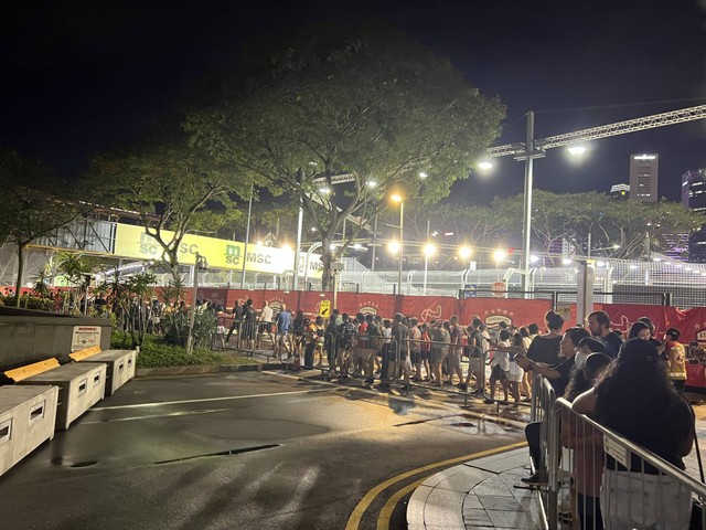 Cerita Nonton F1 GP Singapura di Padang Grandstand: Mendebarkan & Kena ...