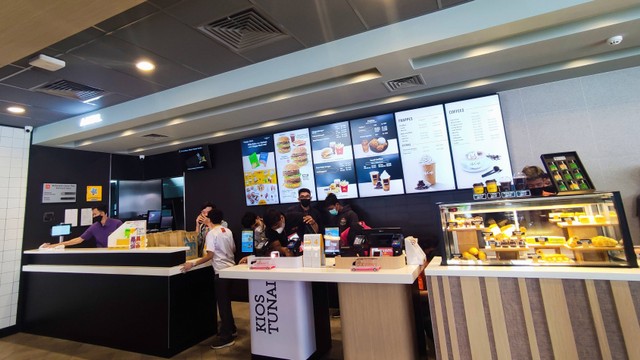 Bangunan Baru McDonald's di Boulevard Barat Manfaatkan Bahan-bahan Daur Ulang | kumparan.com