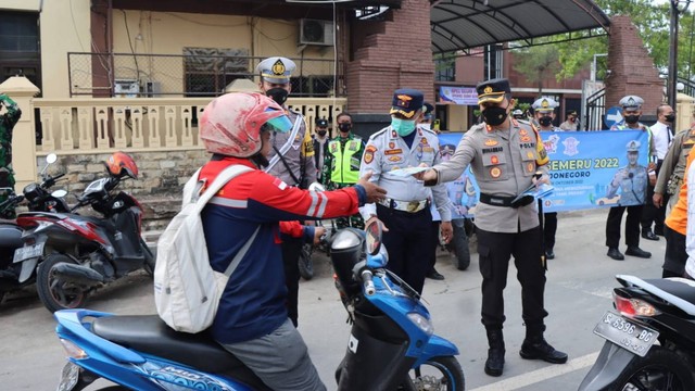 Berikut 7 Pelanggaran Prioritas yang Bakal Ditindak dalam Operasi Zebra 2022 | kumparan.com