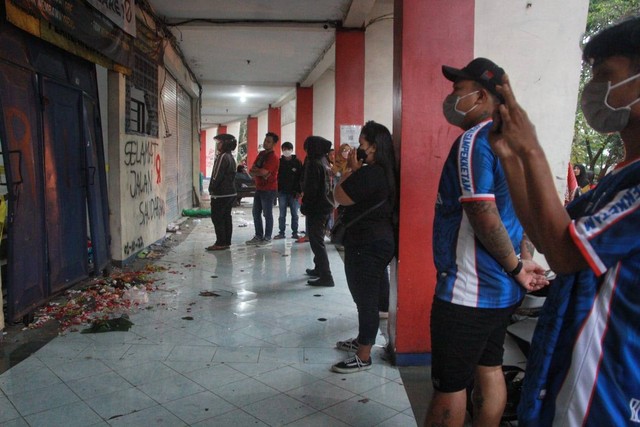 Gate 13, ‘Pintu Maut’ bagi Aremania di Tragedi Stadion Kanjuruhan | kumparan.com