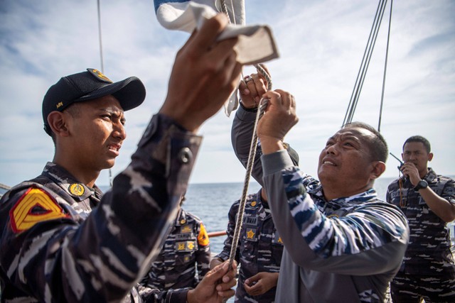 Foto: KRI Bima Suci dan KRI Abdul Halim Perdanakusuma Latihan Passex di ...