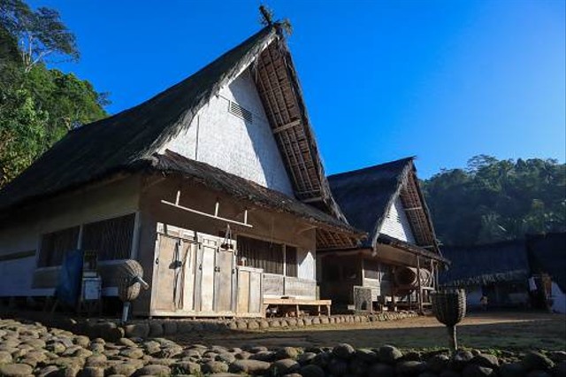 Rumah Tradisional Sunda Badak Heuay: Filosofi dan Bentuknya | kumparan.com