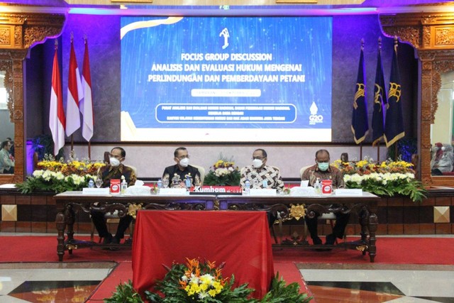 Kemenkumham Jateng & BPHN Gelar Analisis Evaluasi Hukum Perlindungan Petani | kumparan.com