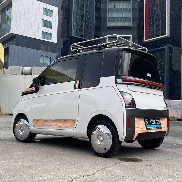Modifikasi Wuling Air ev Pakai Velg 14 Inci, Muat! | kumparan.com