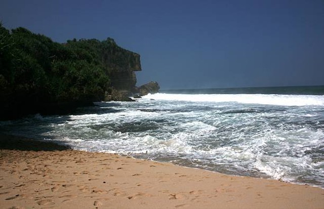 6 Pantai di Jogja yang Mirip Bali dan Cocok untuk Liburan | kumparan.com