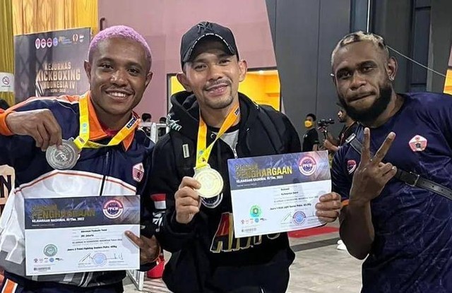 Usaha Sendiri, Atlet Kalbar Berhasil Raih Medali Emas di Kejurnas Kick ... Usaha Sendiri, Atlet Kalbar Berhasil Raih Medali Emas di Kejurnas Kick ...