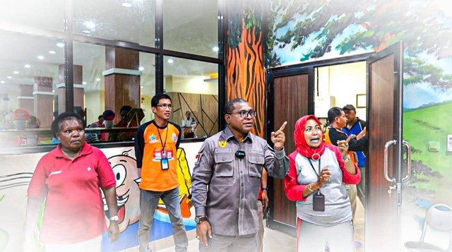 Sidak ke Sejumlah Kantor OPD, Pj Bupati Sorong Sampaikan Pesan Moral ... Sidak ke Sejumlah Kantor OPD, Pj Bupati Sorong Sampaikan Pesan Moral ...
