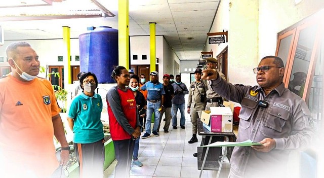 Sidak ke Sejumlah Kantor OPD, Pj Bupati Sorong Sampaikan Pesan Moral ... Sidak ke Sejumlah Kantor OPD, Pj Bupati Sorong Sampaikan Pesan Moral ...