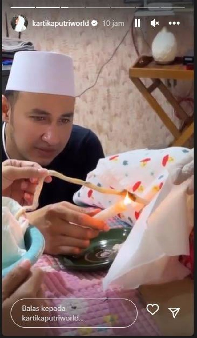 Kartika Putri Melahirkan Anak Kedua, Suami Potong Tali Pusat Bayi ... Kartika Putri Melahirkan Anak Kedua, Suami Potong Tali Pusat Bayi ...