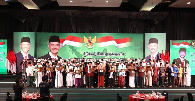 Ulama di Kaltim Ajak Umat dan Masyarakat Indonesia Dukung Ganjar Presiden 2024 | kumparan.com