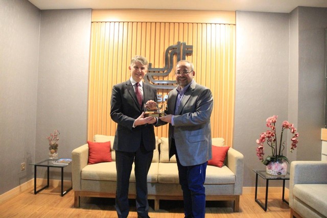 Bertemu Dubes Inggris, BUMD Jasa Sarana Jajaki Kerja Sama Bus hingga ...