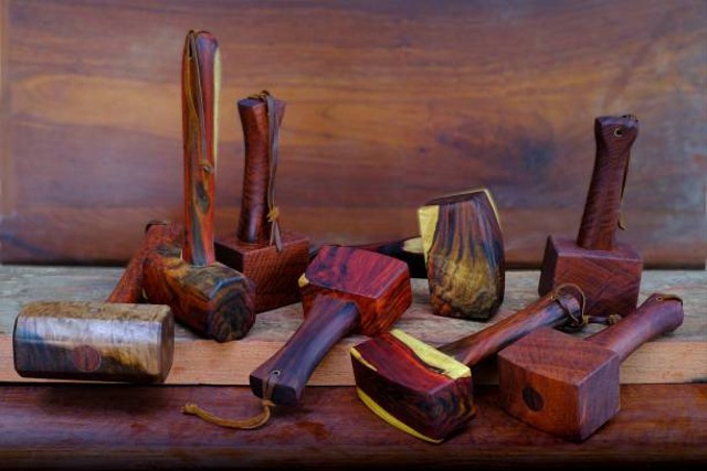 Ciri-Ciri Kayu Sonokeling dan Kegunaannya bagi Manusia | kumparan.com