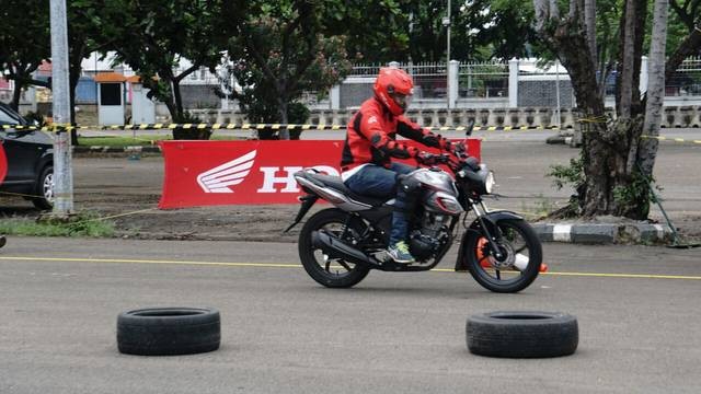 Cara Bawa Motor Kopling yang Baik dan Benar untuk Pemula | kumparan.com