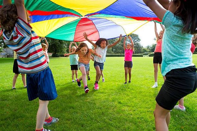 Apa Saja Perbedaan Sensorik dan Motorik Anak? | kumparan.com