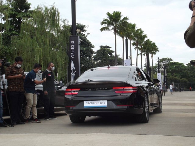 Hyundai Serahkan 393 Unit Genesis G80 dan IONIQ 5 untuk KTT G20 | kumparan.com
