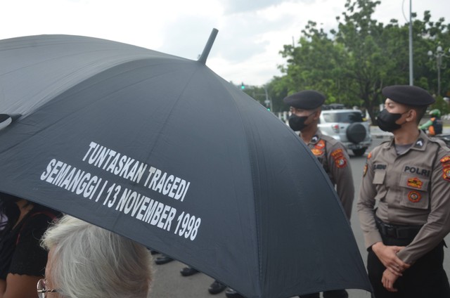 Foto: Aksi Kamisan ke-750 untuk Tragedi Semanggi sampai Kanjuruhan ... Foto: Aksi Kamisan ke-750 untuk Tragedi Semanggi sampai Kanjuruhan ...