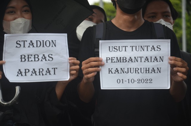Foto: Aksi Kamisan ke-750 untuk Tragedi Semanggi sampai Kanjuruhan ... Foto: Aksi Kamisan ke-750 untuk Tragedi Semanggi sampai Kanjuruhan ...