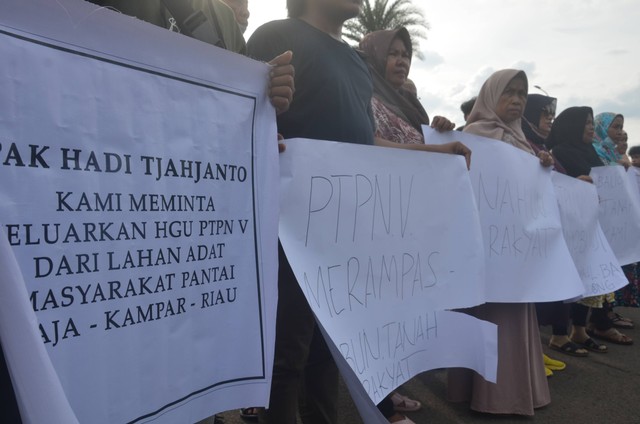 Foto: Aksi Kamisan ke-750 untuk Tragedi Semanggi sampai Kanjuruhan ... Foto: Aksi Kamisan ke-750 untuk Tragedi Semanggi sampai Kanjuruhan ...