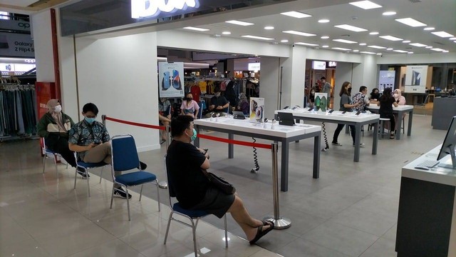 Foto: Rela Antre Panjang Demi iPhone 14 di iBox | kumparan.com