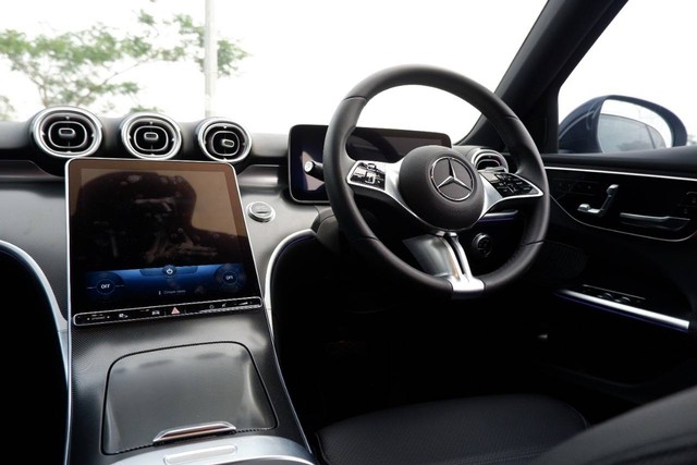 Foto: Yang Baru di All New Mercedes Benz C200 Avantgarde Line 2022 ...