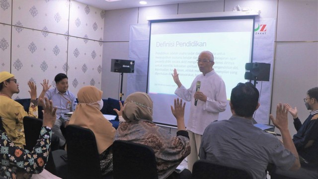Prof. Dr. H. Arief Rachman, M.Pd. Hadiri Talkshow FOZ di Kantor IZI ...
