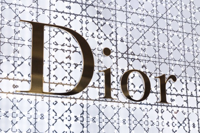 Akibat Nama Sama, Bintang Porno Gigi Dior Dituntut Brand Fashion ...