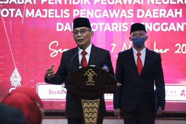 Kakanwil Kemenkumham Jateng Lantik Pejabat PPNS, MPDN, dan Notaris Pengganti | kumparan.com