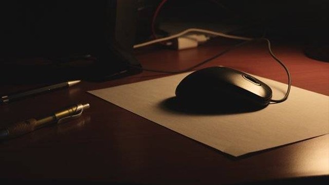 3 Cara Membersihkan Mouse Pad Berdasarkan Jenis-Jenisnya | kumparan.com