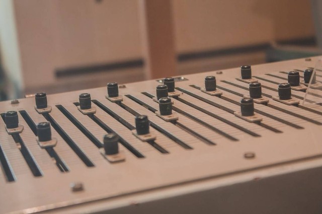 Jawaban TTS: Komposisi Musik dalam Tempo Lambat | kumparan.com