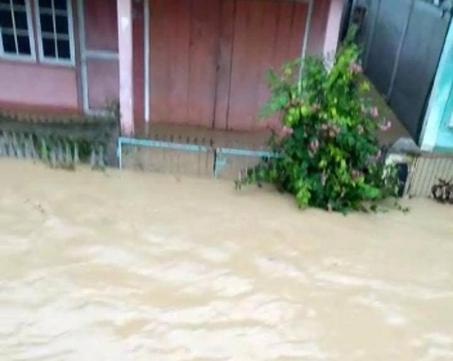 Banjir di Sukau, Lampung Barat: Sungai Way Rekuk Meluap, 30 Rumah ...