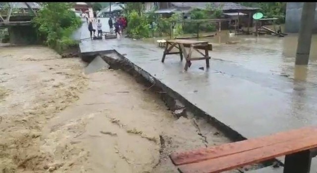 Banjir di Sukau, Lampung Barat: Sungai Way Rekuk Meluap, 30 Rumah ...