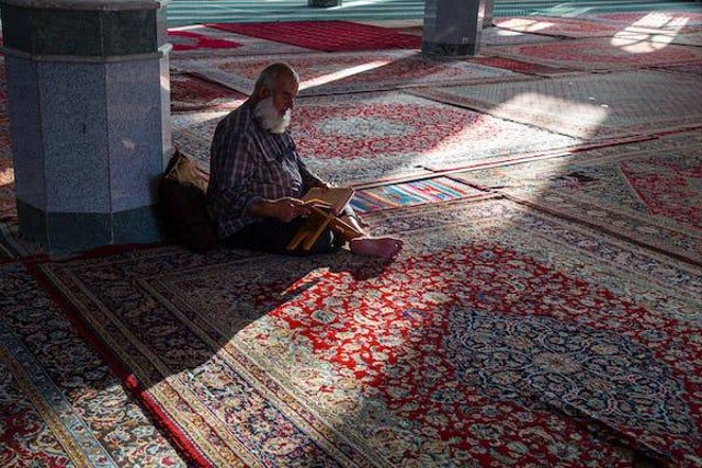 Perbedaan Hablum Minannas dan Hablum Minallah dalam Ajaran Islam ...