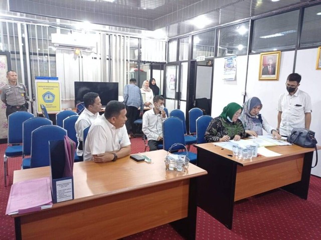 4 Kandidat Resmi Daftar jadi Bakal Calon Rektor Unila 2023-2027 ...