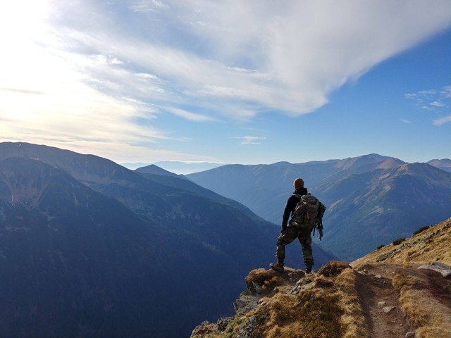 20 Caption tentang Keindahan Gunung | kumparan.com
