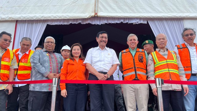 Luhut Resmikan Pembangunan Pabrik Pengolahan Nikel di Pomalaa ... Luhut Resmikan Pembangunan Pabrik Pengolahan Nikel di Pomalaa ...