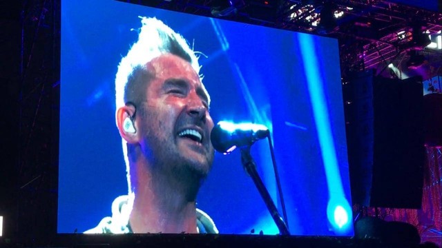 Hujan, Secondhand Serenade Pindah Panggung saat Tampil di Soundrenaline ...