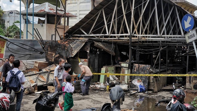Foto: Aktivitas Pedagang Pasar Cinde Palembang Pasca-Kebakaran | kumparan.com