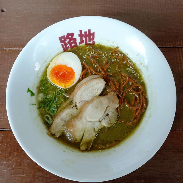 Menikmati Ramen dengan Suasana Gang Senggol ala Jepang di Jaksel ...