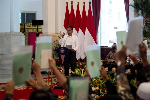 Jokowi Instruksikan Hadi Tjahjanto Berantas Mafia Tanah Tanpa Ampun ... Jokowi Instruksikan Hadi Tjahjanto Berantas Mafia Tanah Tanpa Ampun ...