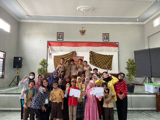 Bertema Budaya Jawa, Mahasiswa KKN UNNES Adakan Lomba Menyanyi ... Bertema Budaya Jawa, Mahasiswa KKN UNNES Adakan Lomba Menyanyi ...